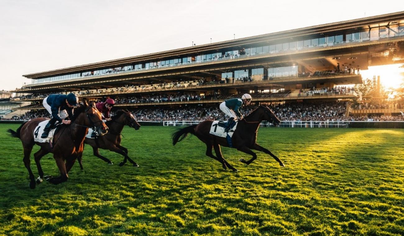The Avener aux platines de La Garden Party | France Galop