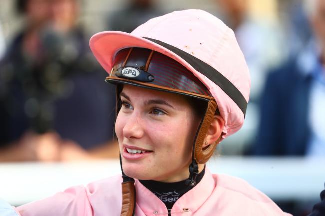 La jockey Marie Vélon signe une année 2022 exceptionnelle ! | France Galop